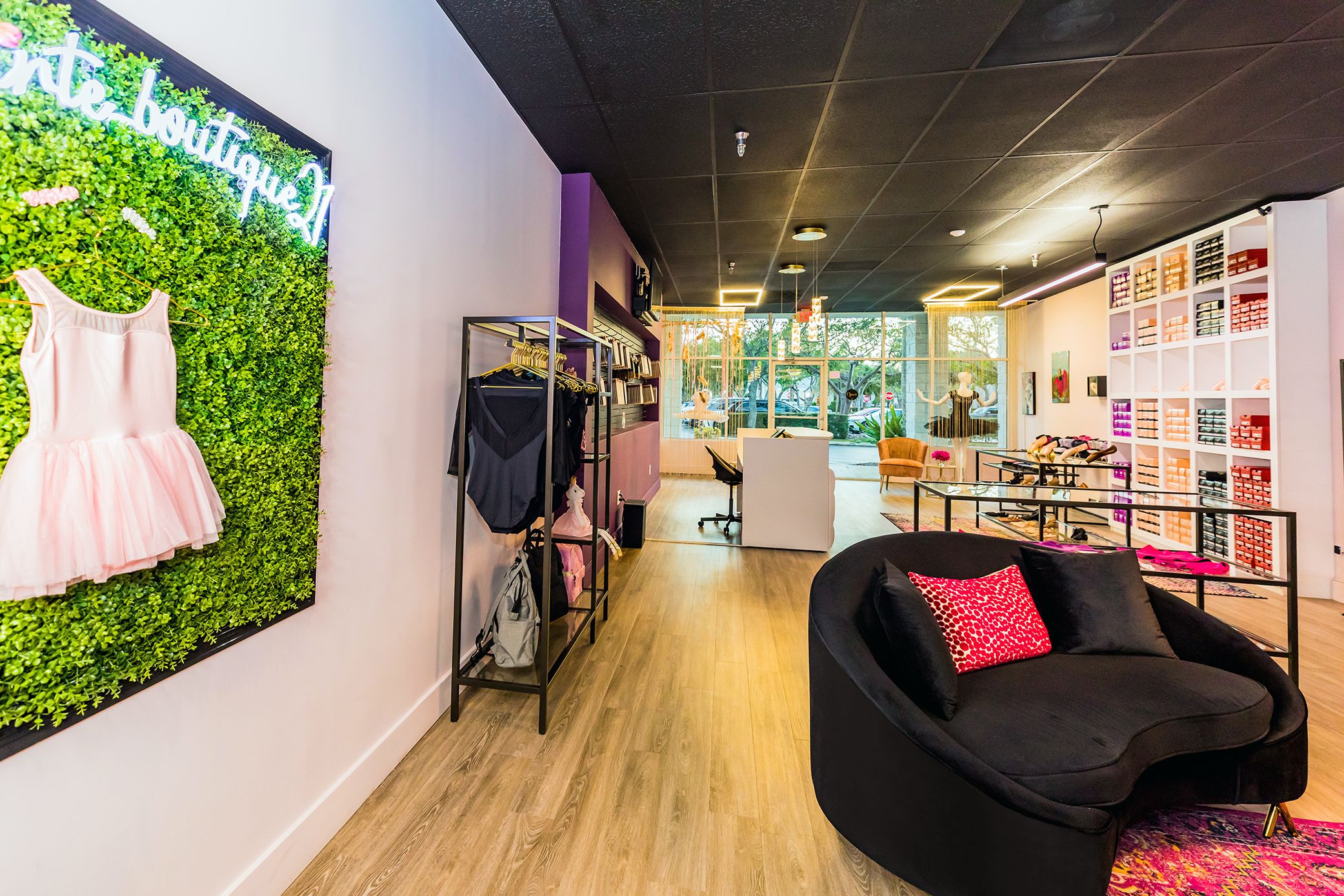 Retail Stores Designer Charlotte - Retail Store Decorator Ballantyne